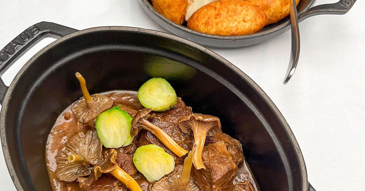 De Koninck - Recept: Hertenragout gemarineerd met Winterkoninck